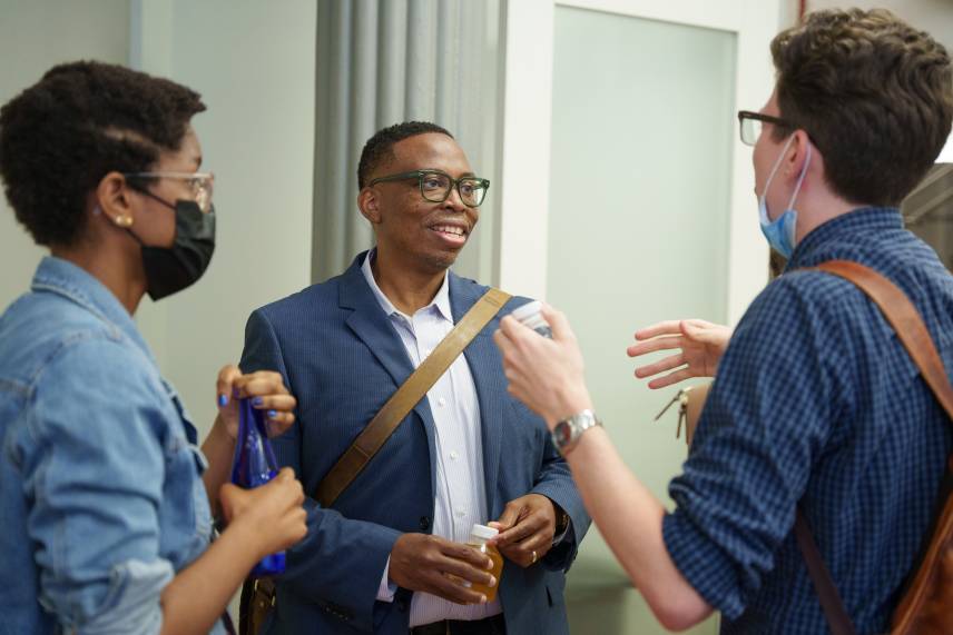 Bloomberg Fellows discuss media and politics with New York’s industry ...